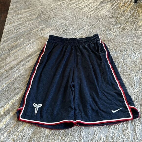 Nike | Shorts | Nike Kobe Shorts Sizem In Guc Nave With White ...
